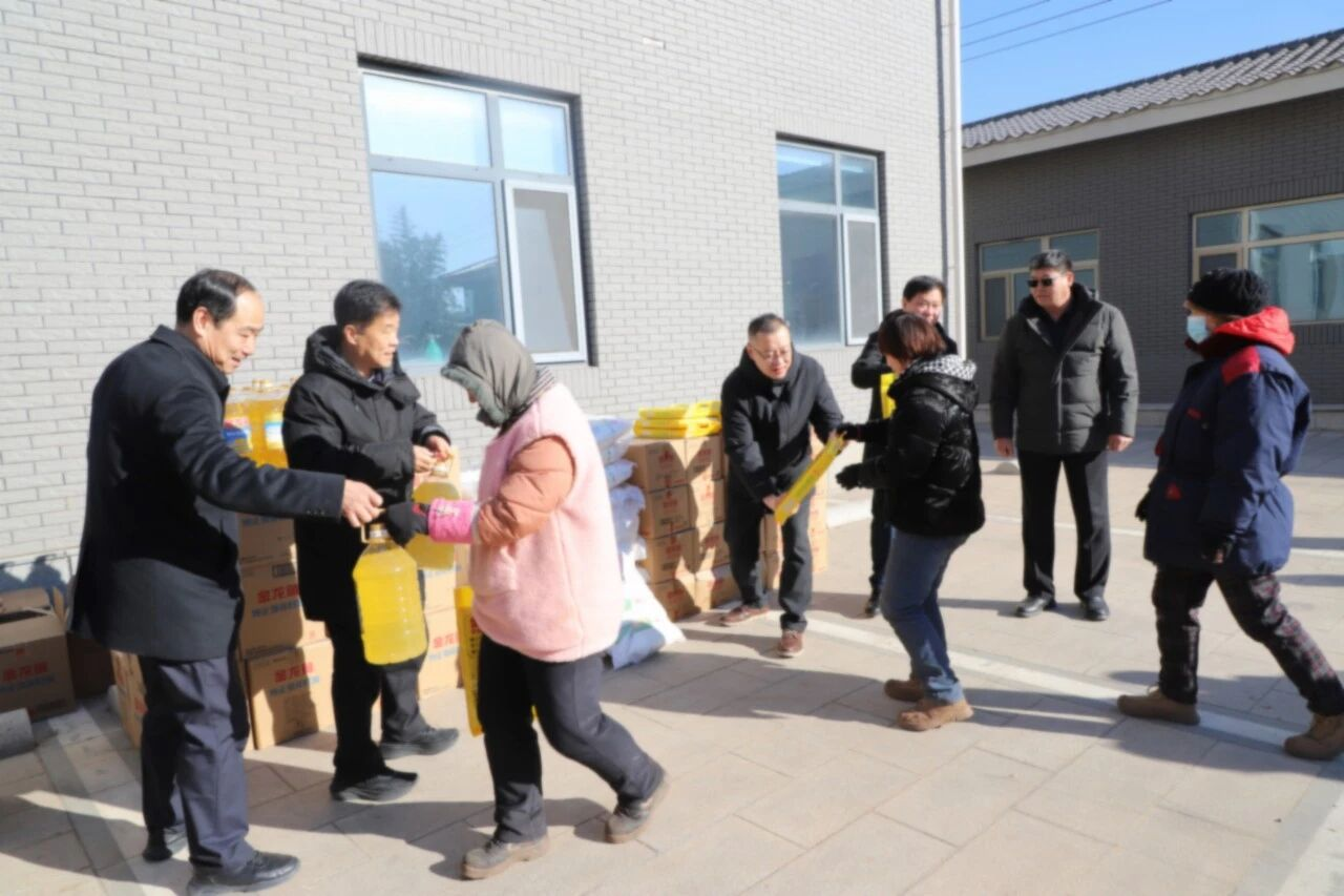 腊月暖冬送关怀 情系职工贺新春——平谷区总工会前往金海湖镇开展慰问活动